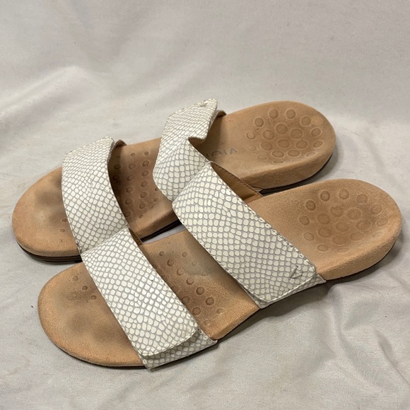Vionic | Shoes | Vionic Sandals Size 9 Snake Print Wide Strap Flat ...
